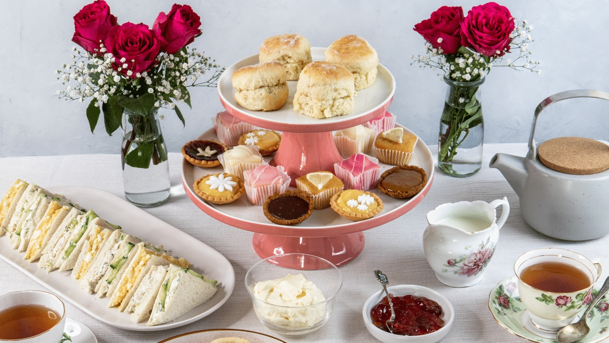 Gợi ý 10 món bánh tea break mặn, ngọt thơm ngon cho bàn tiệc trà đẹp mắt