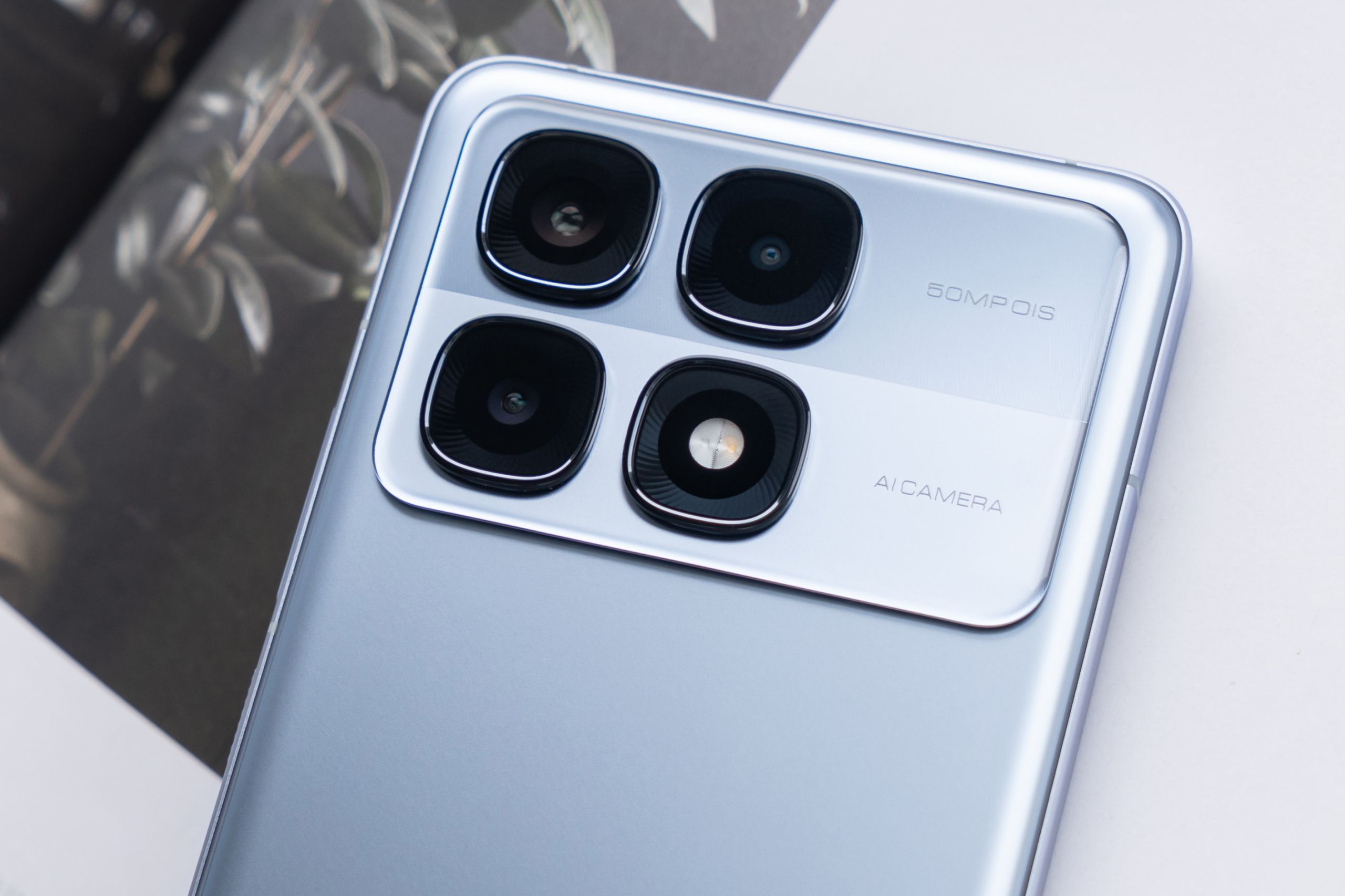 Trên tay Redmi K70 Ultra: Thiết kế bắt mắt, cấu hình vượt trội