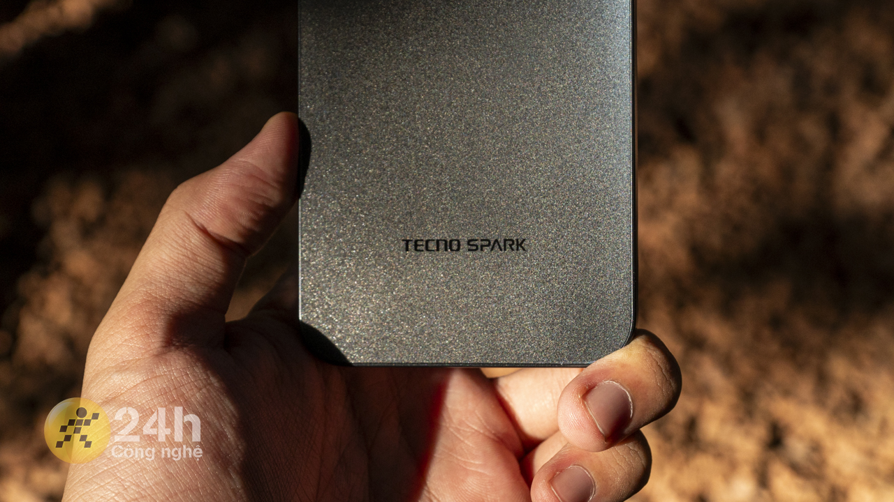 Trên Tay Tecno Spark 30c Transformer Edition Thiết Kế đẹp Helio G81