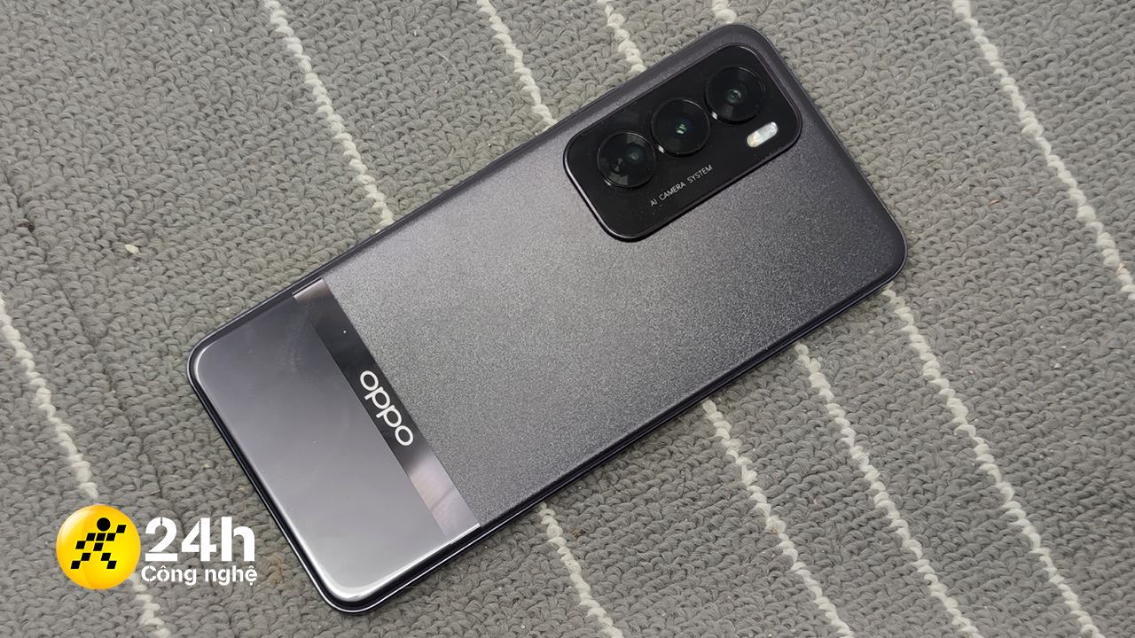 Hình ảnh thực tế của dòng OPPO Reno 13 bị rò rỉ, tiết lộ thiết kế tối giản